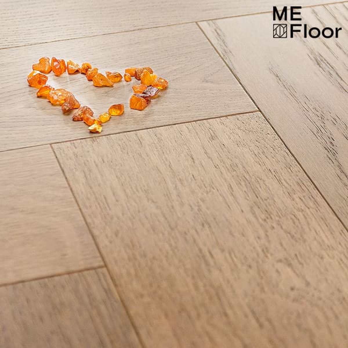 Skandinavijos prekės ženklo Me Floor angliškas eglutės parketas